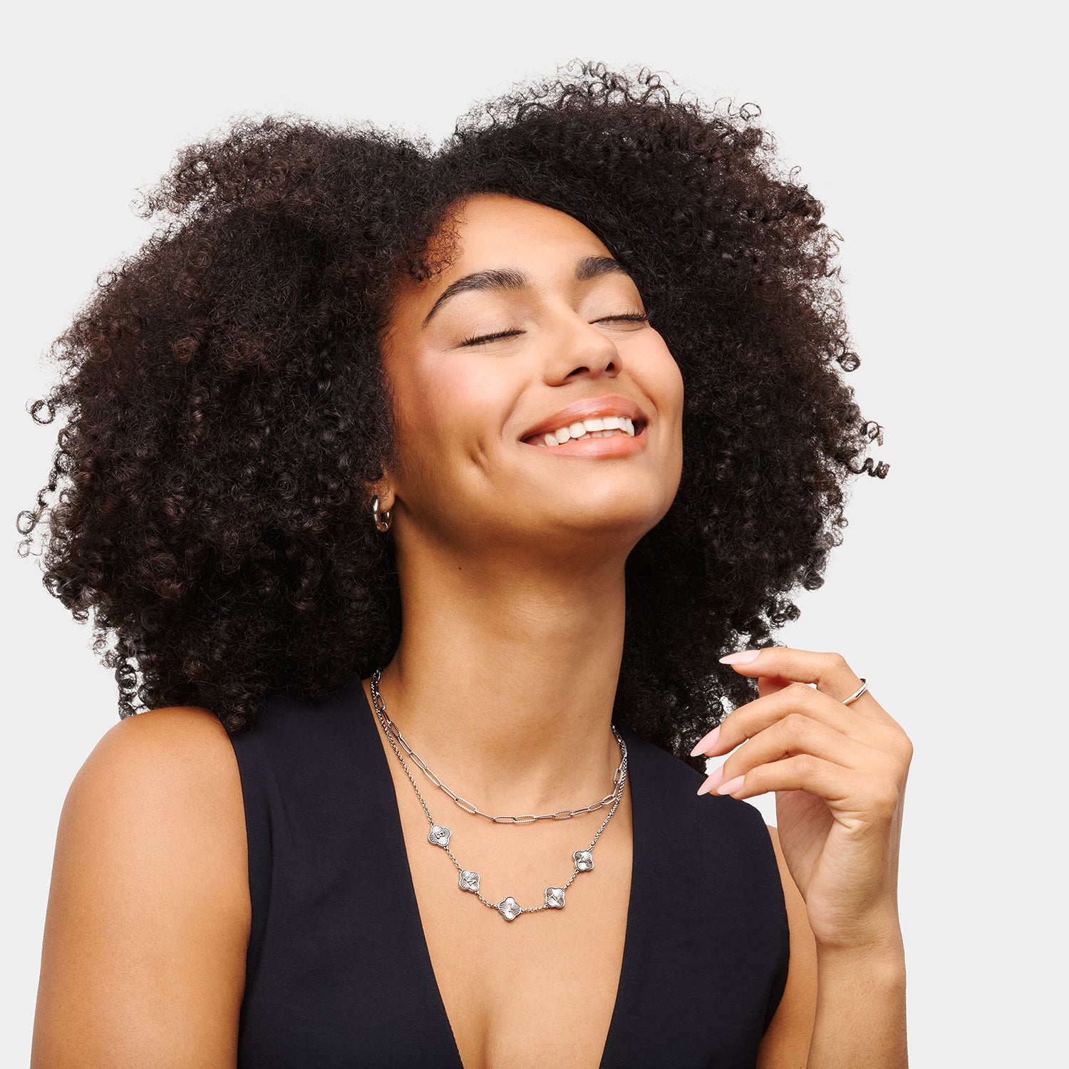 Textured Clover Custom Name Necklace (Silver) – Abbott Lyon US